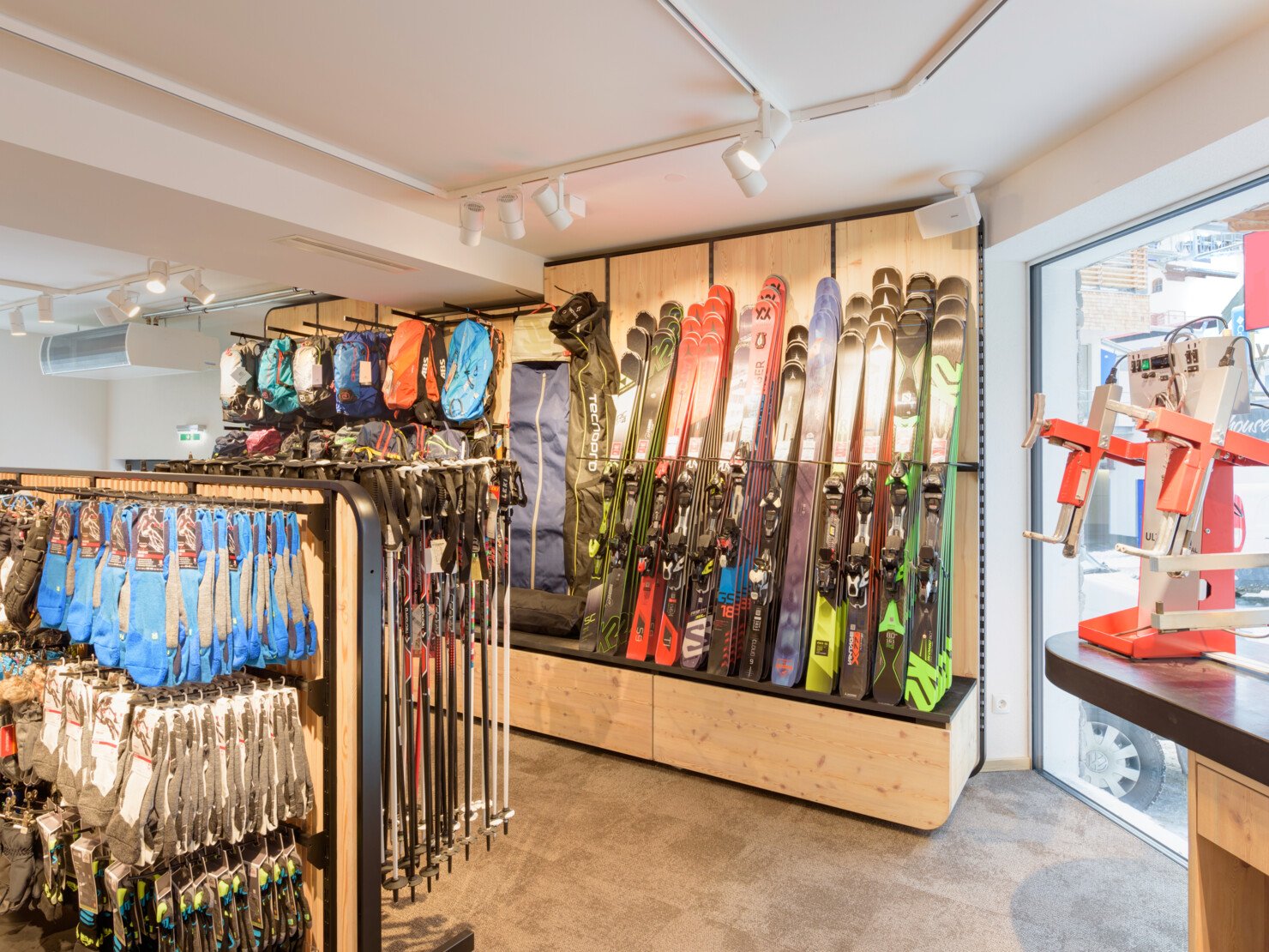 Ski rental INTERSPORT Arlberg at Nassereinbahn | INTERSPORT Rent